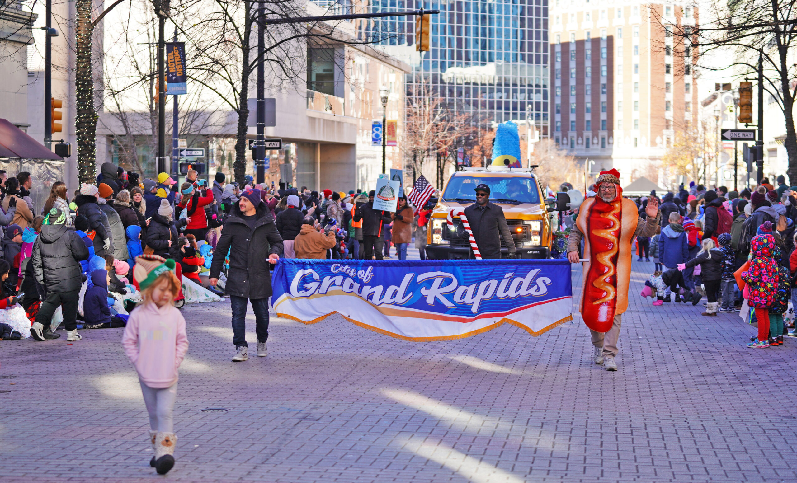 Gentex Grand Rapids Santa Parade | Grand Rapids Sister Cities International